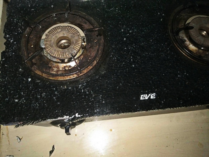 เตือนภัย!! ชาวเน็ตหวิดซวย “กระจกเตาแก๊สระเบิด” โชคดีไร้คนเจ็บ เพราะไม่ ...