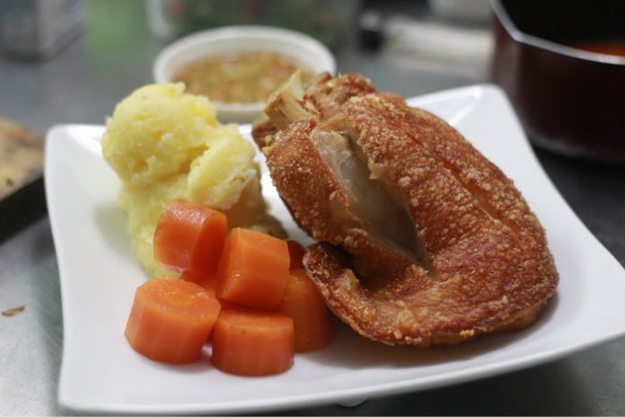 ชวนทำ “ขาหมูเยอรมัน” เนื้อแน่น กรอบอร่อย ทำเองได้ไม่ยาก – NaiBann – ใน ...