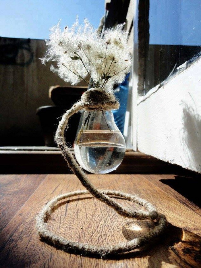 21 ไอเดีย DIY ของแต่งบ้านจาก ‘หลอดไฟ’ เปลี่ยนของเหลือใช้ให้กลายเป็นไอเดียสุดบรรเจิด – NaiBann ...