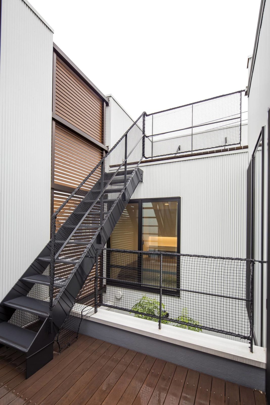 CASE 603 Flügel บ้านทรงตึกหน้าแคบ กะทัดรัดแต่ไม่อึดอัด เรียบง่ายและลง ...