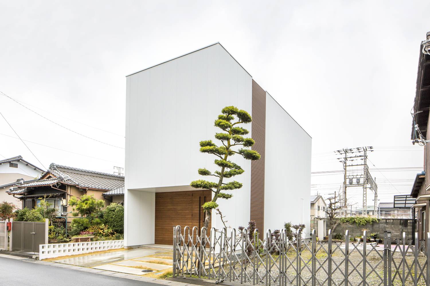 CASE 603 Flügel บ้านทรงตึกหน้าแคบ กะทัดรัดแต่ไม่อึดอัด เรียบง่ายและลง ...