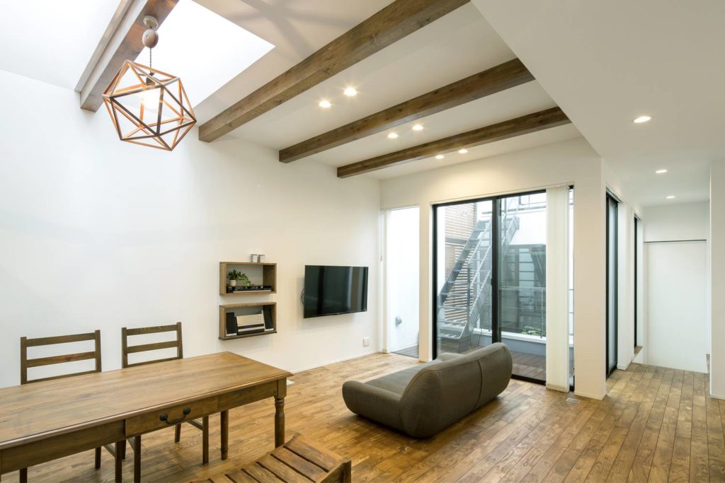 CASE 603 Flügel บ้านทรงตึกหน้าแคบ กะทัดรัดแต่ไม่อึดอัด เรียบง่ายและลง ...