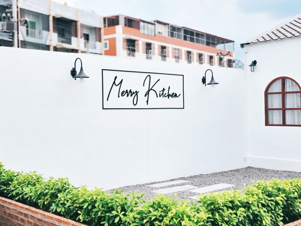 “MERRY KITCHEN” คาเฟ่เล็ก ๆ ตกแต่งในแบบนอร์ดิก-มินิมอล มีมุมถ่ายรูปแบบ ...