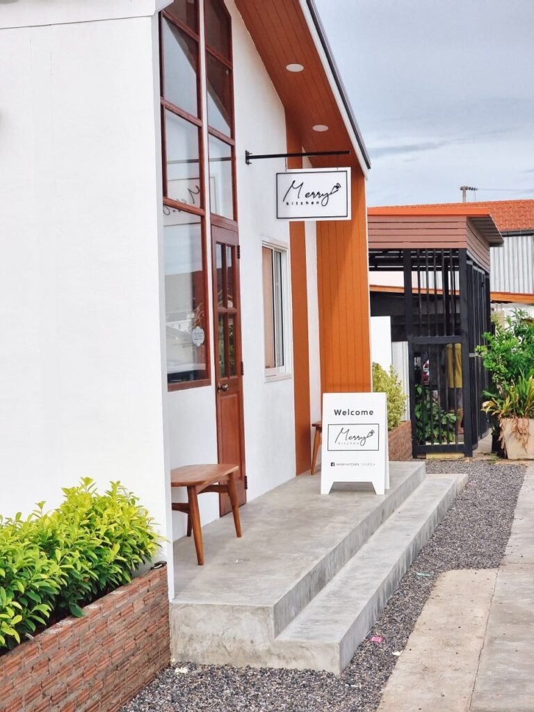 “MERRY KITCHEN” คาเฟ่เล็ก ๆ ตกแต่งในแบบนอร์ดิก-มินิมอล มีมุมถ่ายรูปแบบ ...