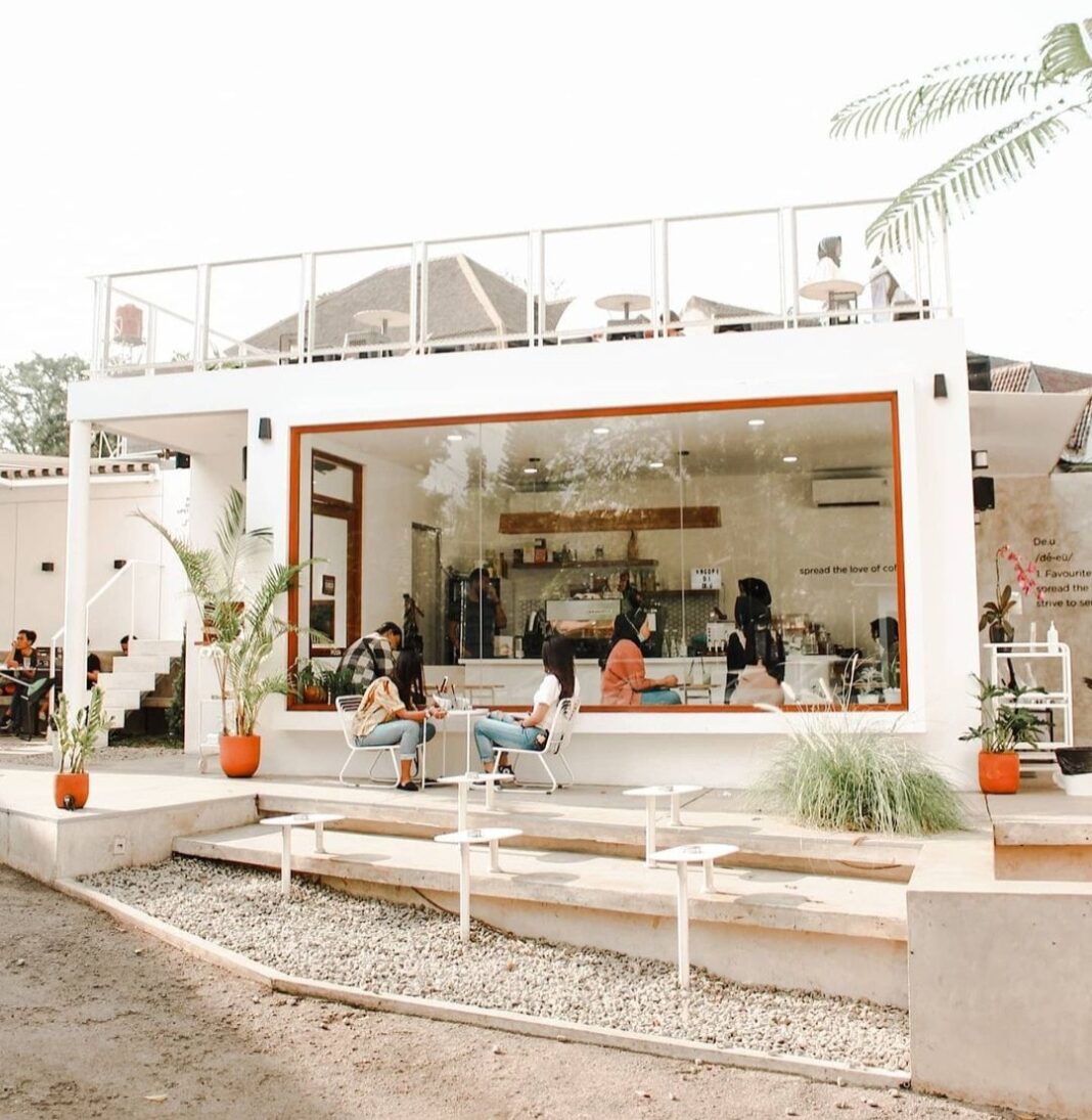 Deu Coffee คาเฟ่สวยแนวมินิมอล พร้อมพื้นที่รับบรรยากาศ ดื่มกาแฟกลางแจ้ง ...