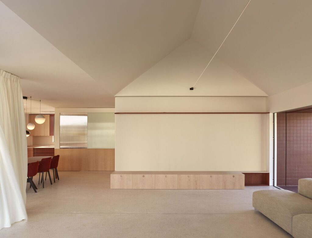 DM House งานดีไซน์ที่ชูรูปทรงเรขาคณิต ผสานไปกับความมินิมอลที่เรียบง่าย ...