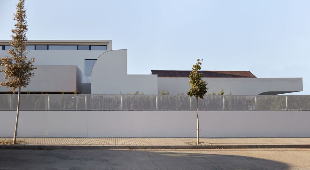 DM House งานดีไซน์ที่ชูรูปทรงเรขาคณิต ผสานไปกับความมินิมอลที่เรียบง่าย ...